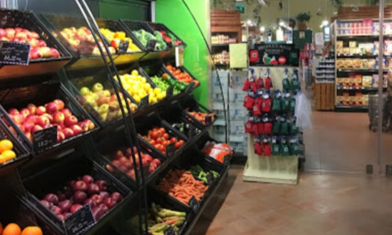 2. Organic Foods & Café (⭐ 4.3 out of 2,125 Reviews)